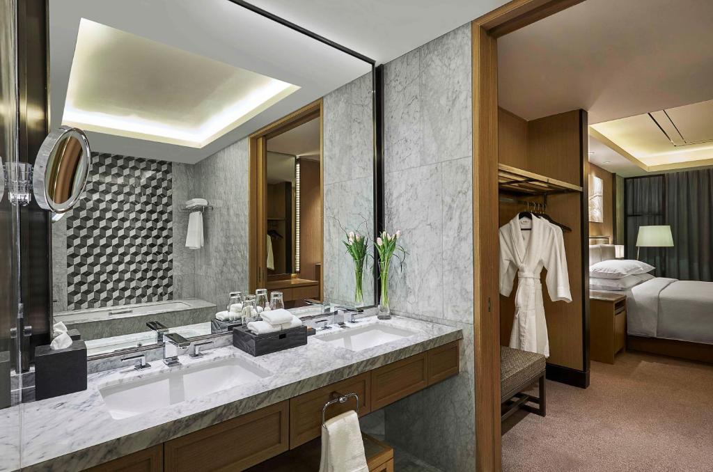 Hilton Manila Newport World Resorts | המרכז למטייל הפיליפינים